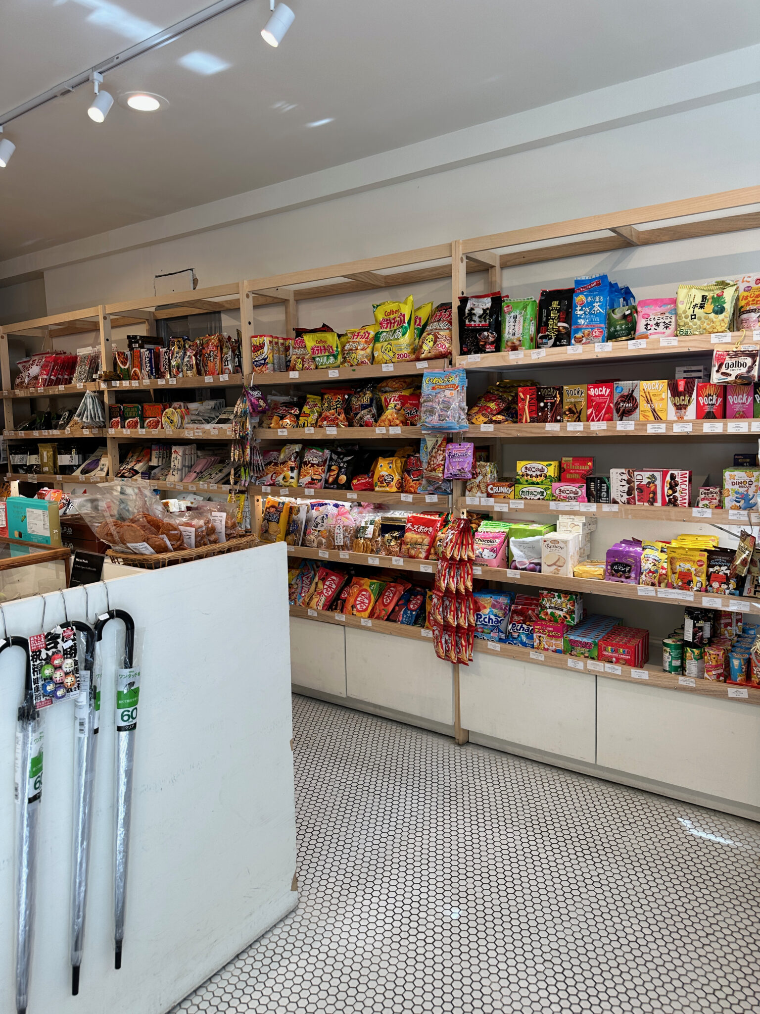 LIC's best sushi? Mogmog Review